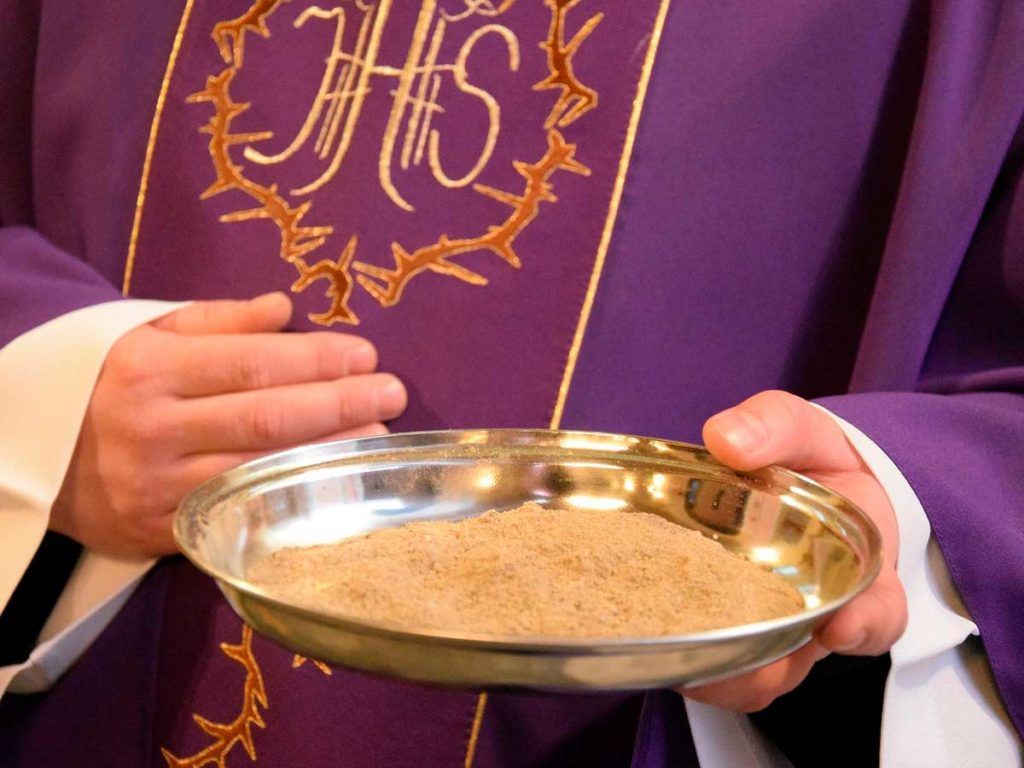 El Vaticano adapta el Miércoles de Ceniza a la pandemia | El pan de los ...